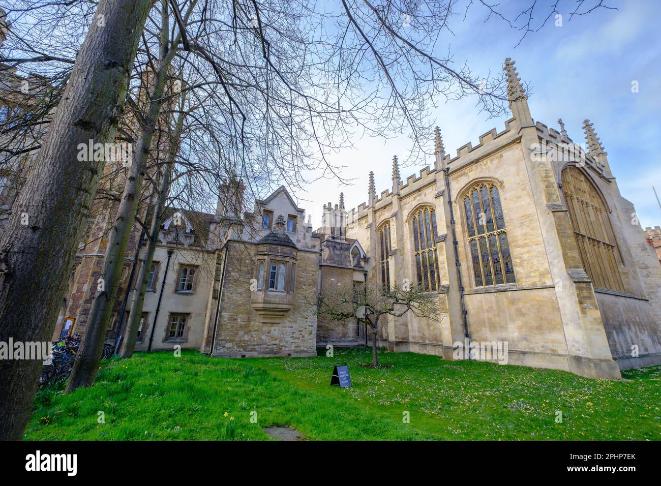 Beautiful University building and yard in Cambridge, England Stock ...