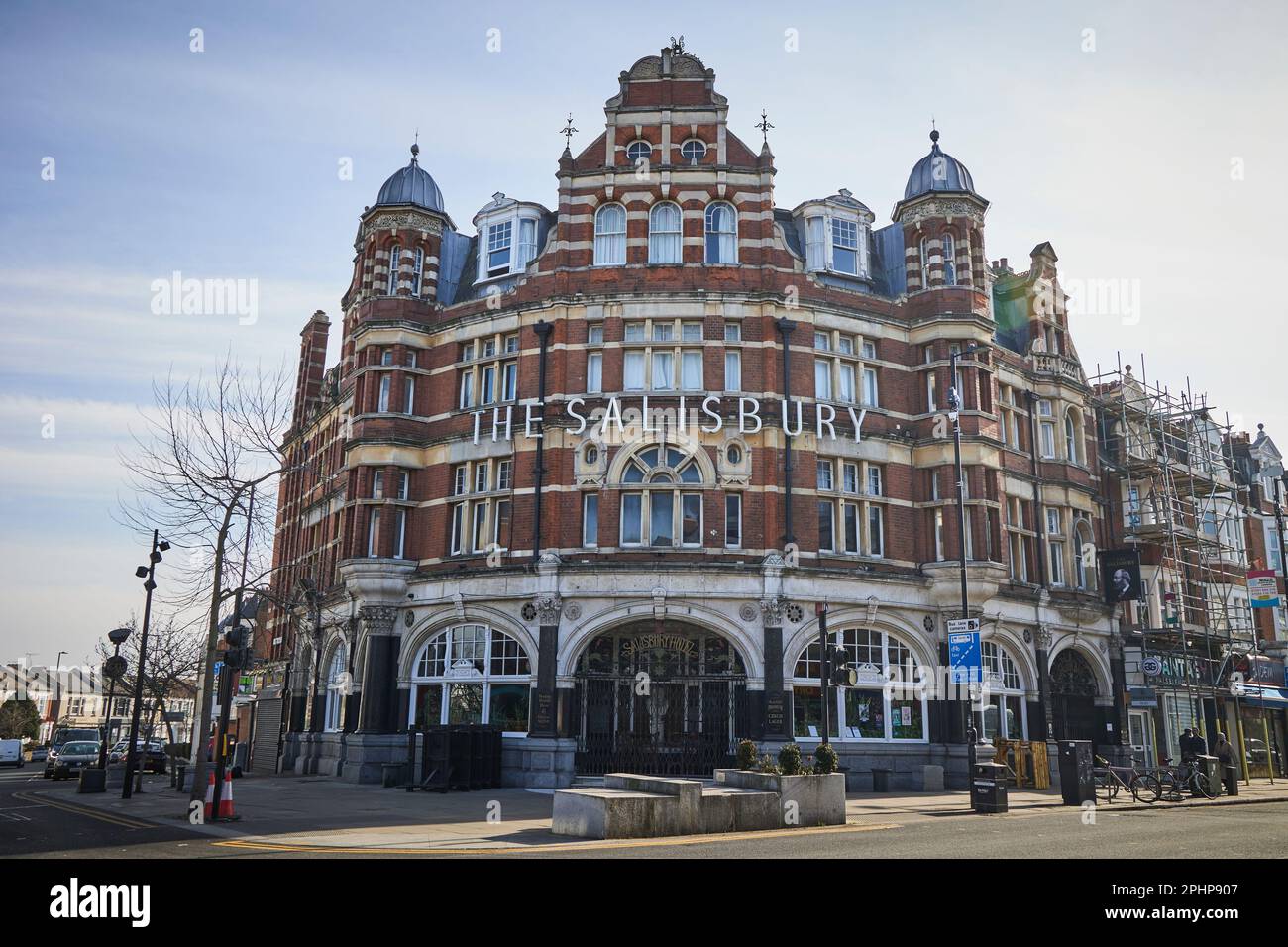 The Salisbury Hotel, Green Lanes, Harringay Ladder, London Borough of ...