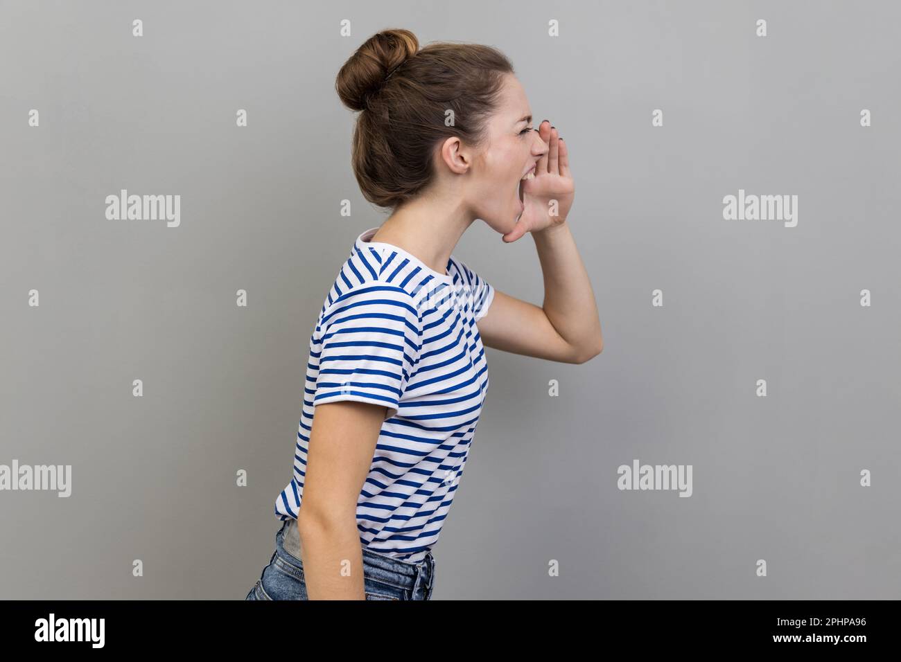 Wide open mouth profile hi-res stock photography and images - Alamy