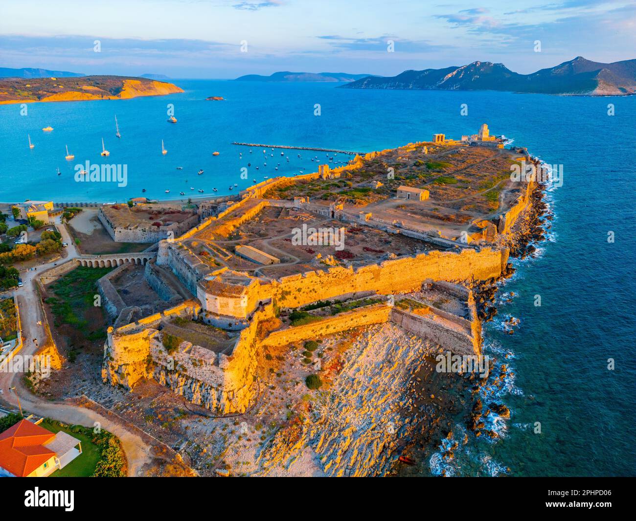 Venetian fortress methoni sunset hi-res stock photography and images ...