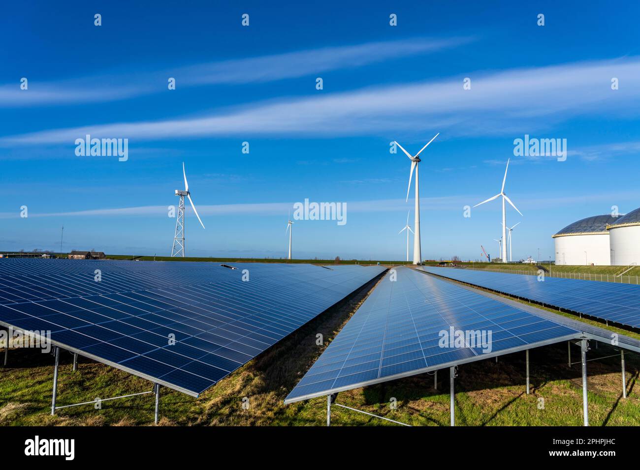 Solar tank hi-res stock photography and images - Alamy