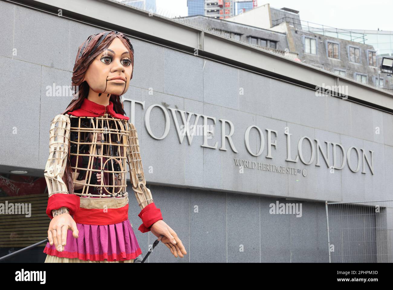 London, UK, 29th March 2023. Little Amal, the 12 foot puppet of a 10 ...