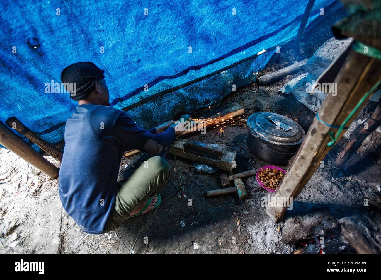 Inside a gold mine in indonesia hi-res stock photography and images - Alamy