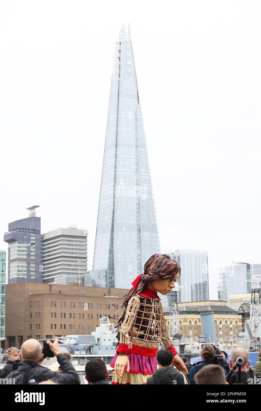 London, UK, 29th March 2023. Little Amal, the 12 foot puppet of a 10 ...