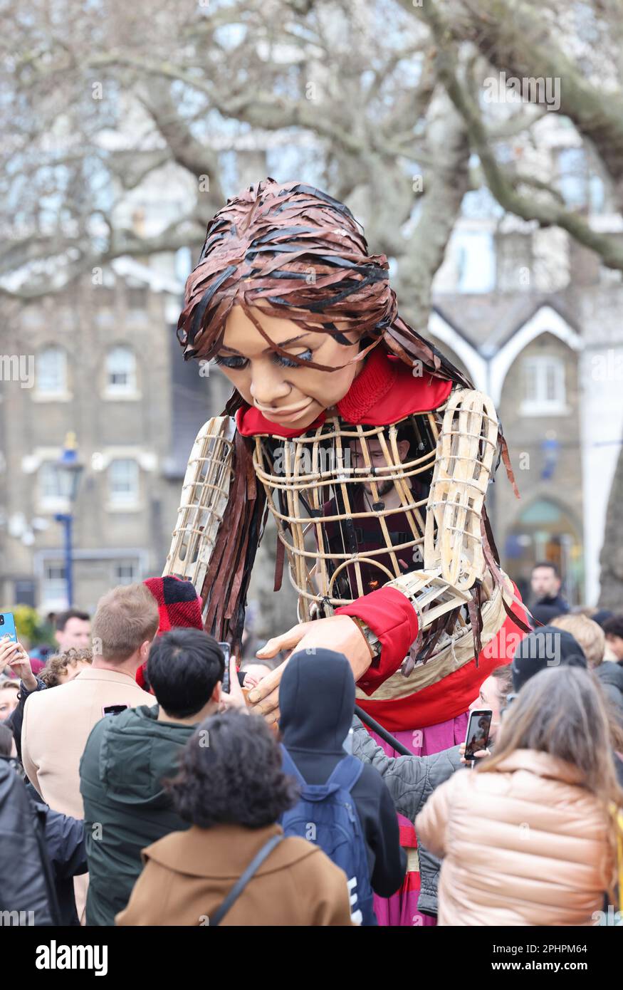 London, UK, 29th March 2023. Little Amal, the 12 foot puppet of a 10 ...