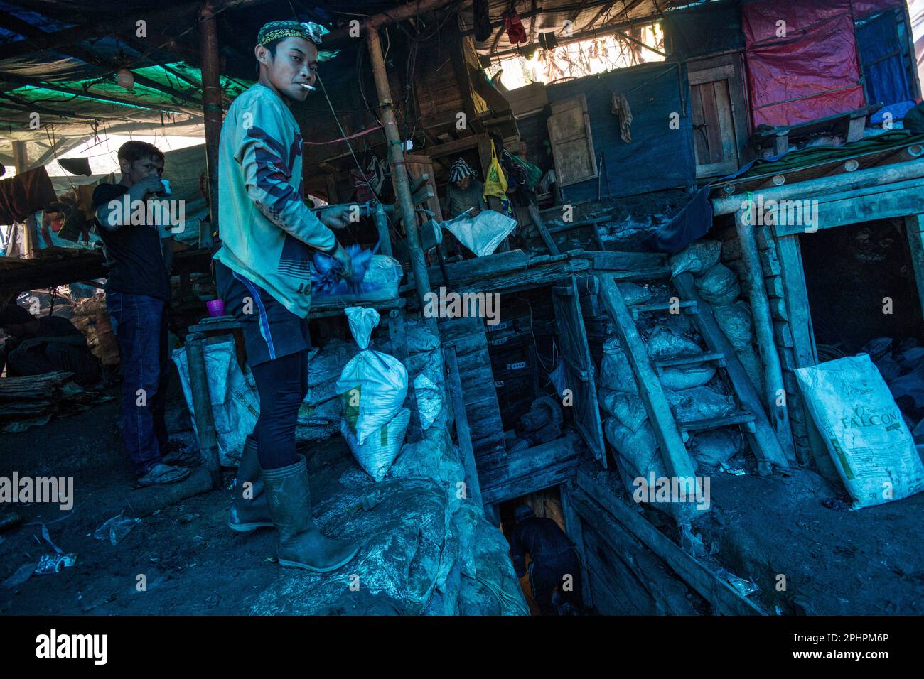 Inside a gold mine in indonesia hi-res stock photography and images - Alamy