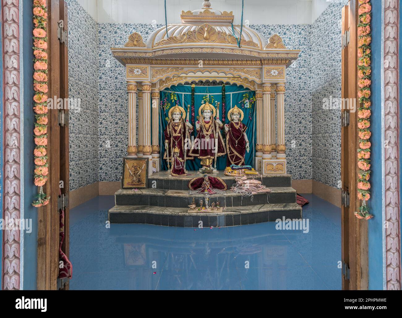 09 20 2022 Laxman Ram And Sita Marble statue at Shree Ramji Mandir ...