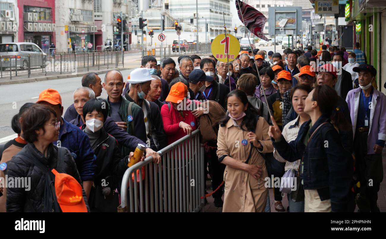 Dozens of mainland tourists lining up outside Foo Yuen Chinese ...