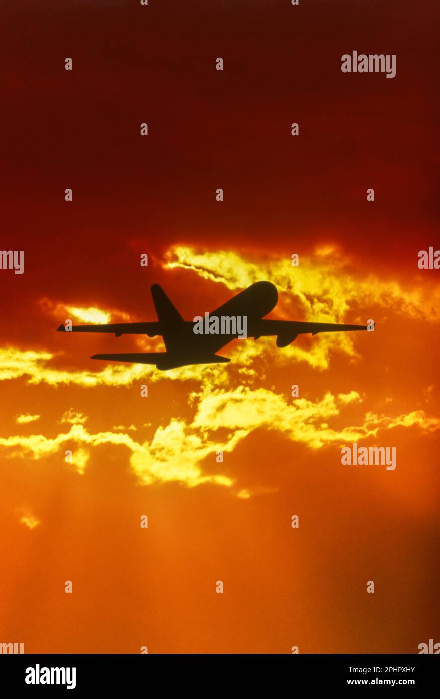AIRBORNE BOEING 767 COMMERCIAL PASSENGER AIRCRAFT Stock Photo - Alamy