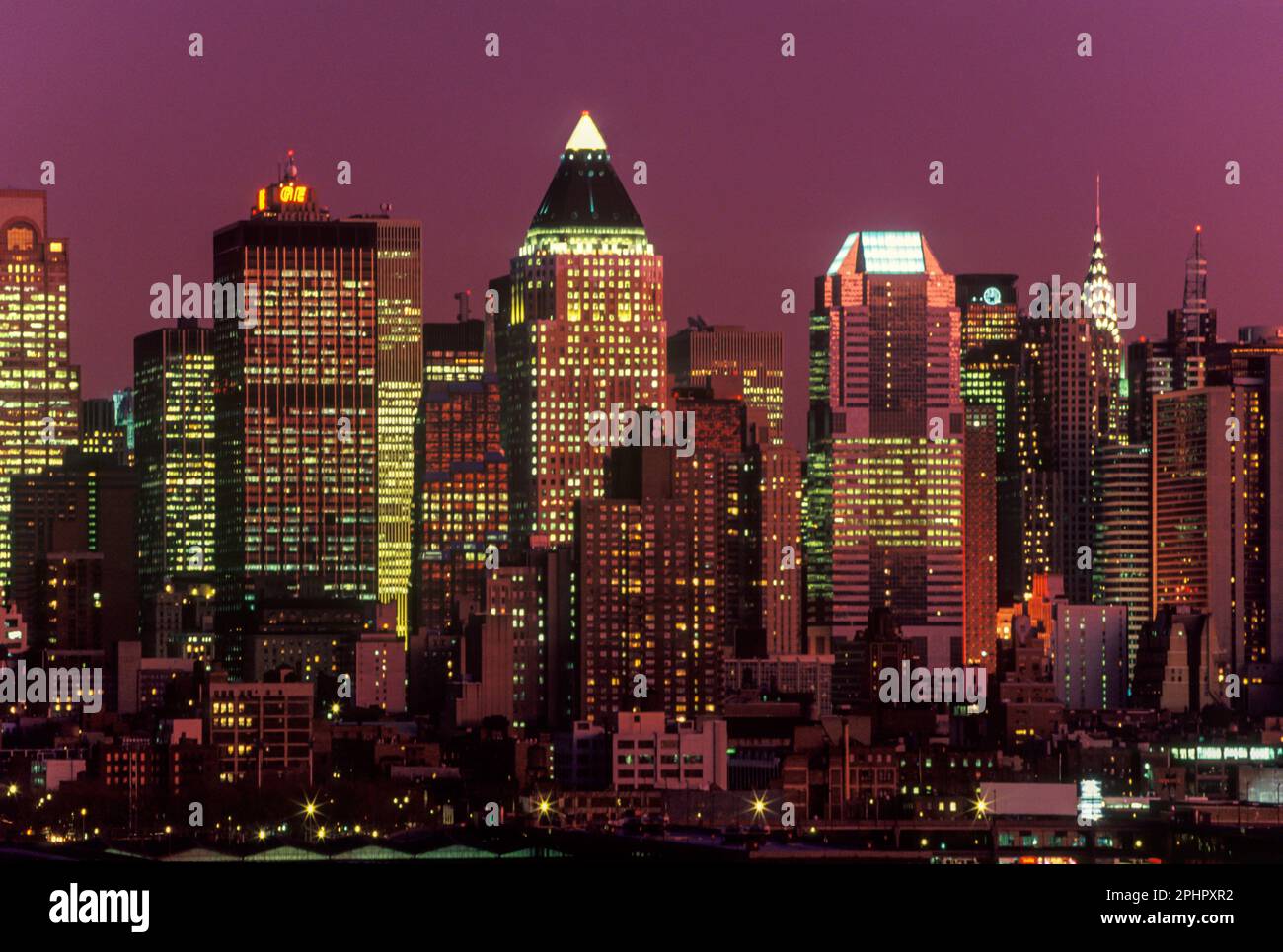 Manhattan skyline 1991 hi-res stock photography and images - Alamy