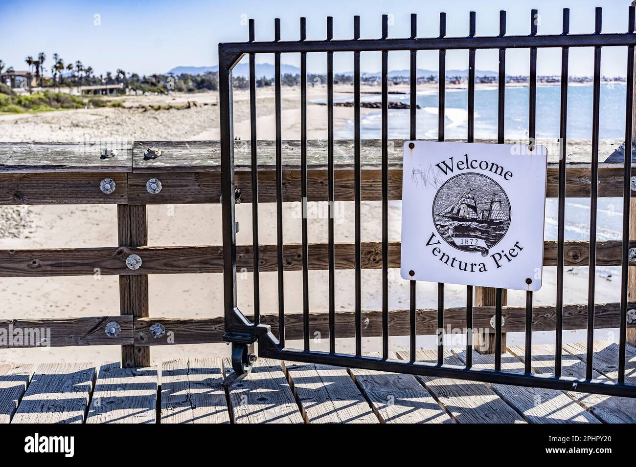 Gate piers hi-res stock photography and images - Alamy
