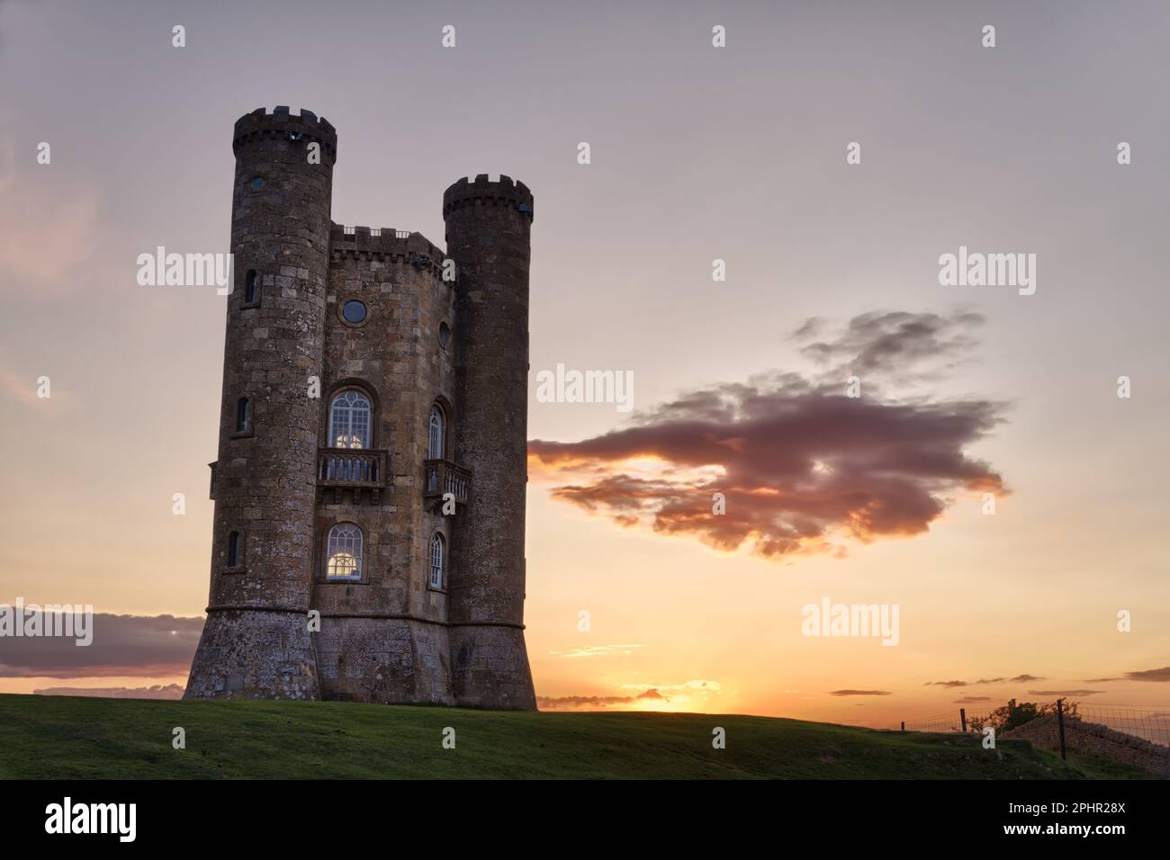 Broadway Tower at sunset Cotswolds, UK Stock Photo - Alamy