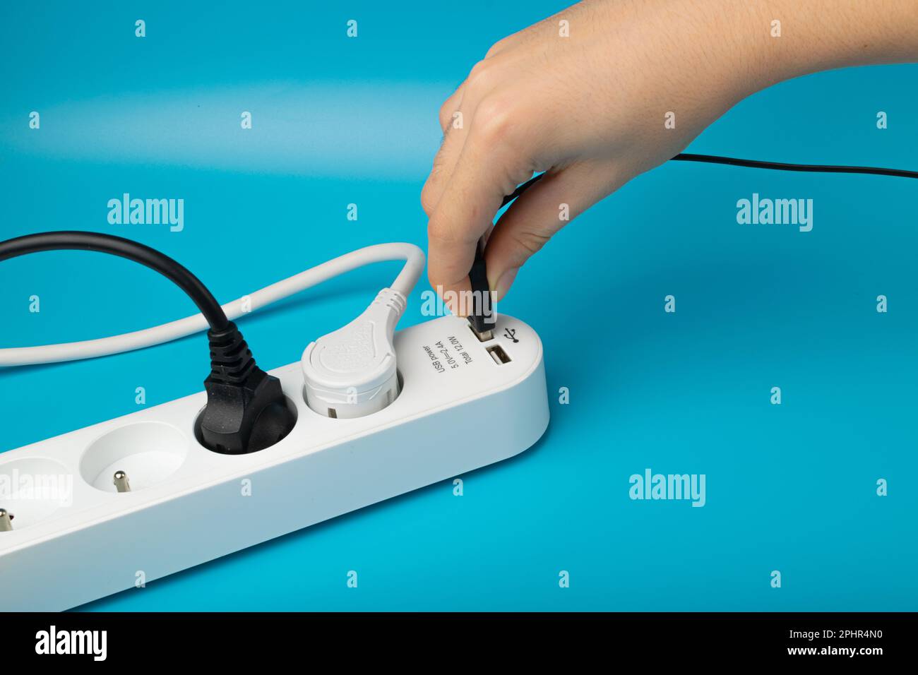 Turning on USB Plugs, Power Strip, Extension Cable, Electricity Strip ...