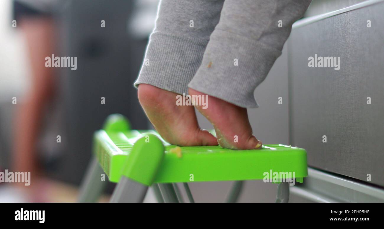 Girl standing on tip toes hi-res stock photography and images - Alamy