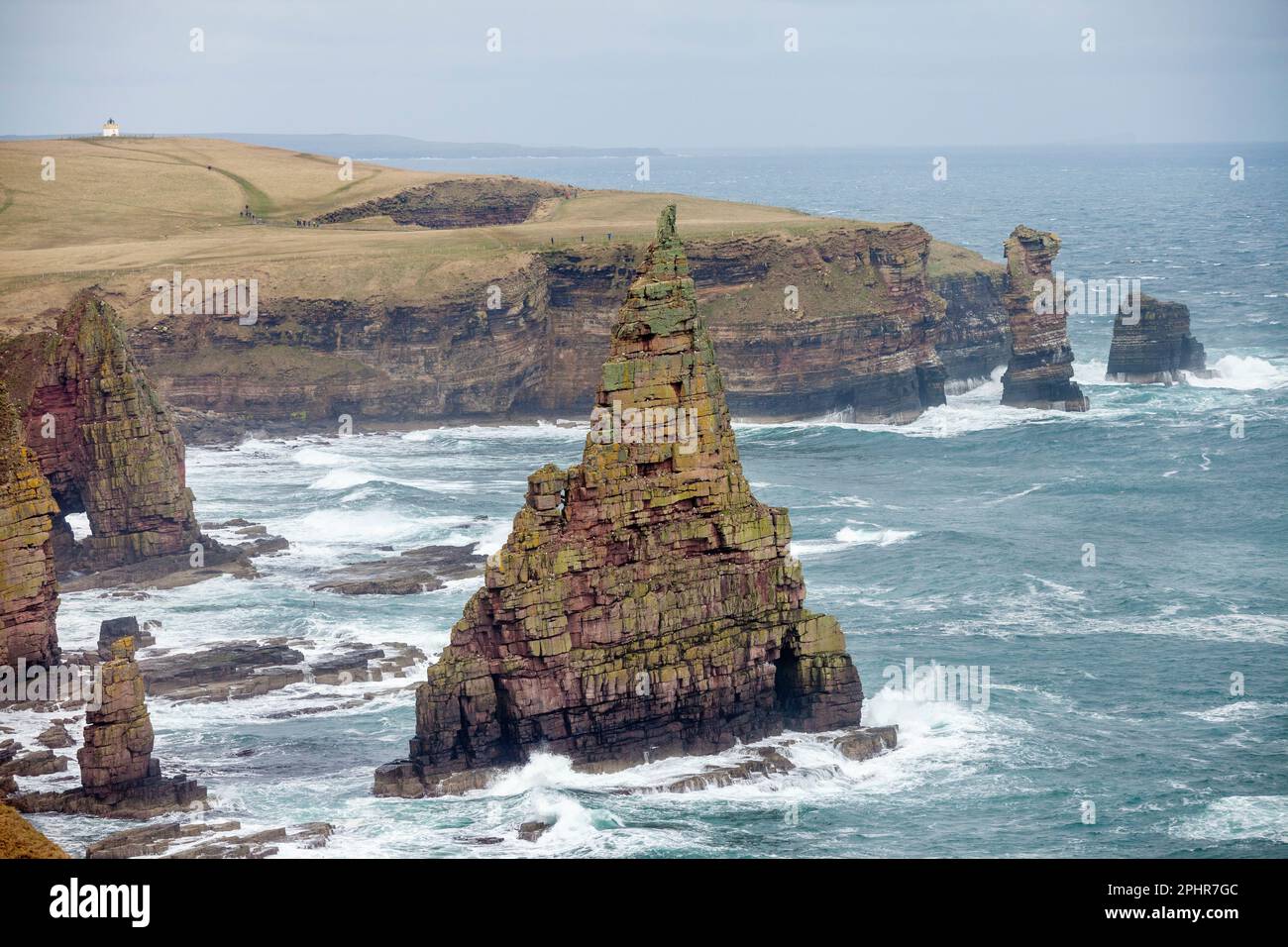 The Stacks of Duncansby. Duncansby Sea Stacks near John O Groats ...