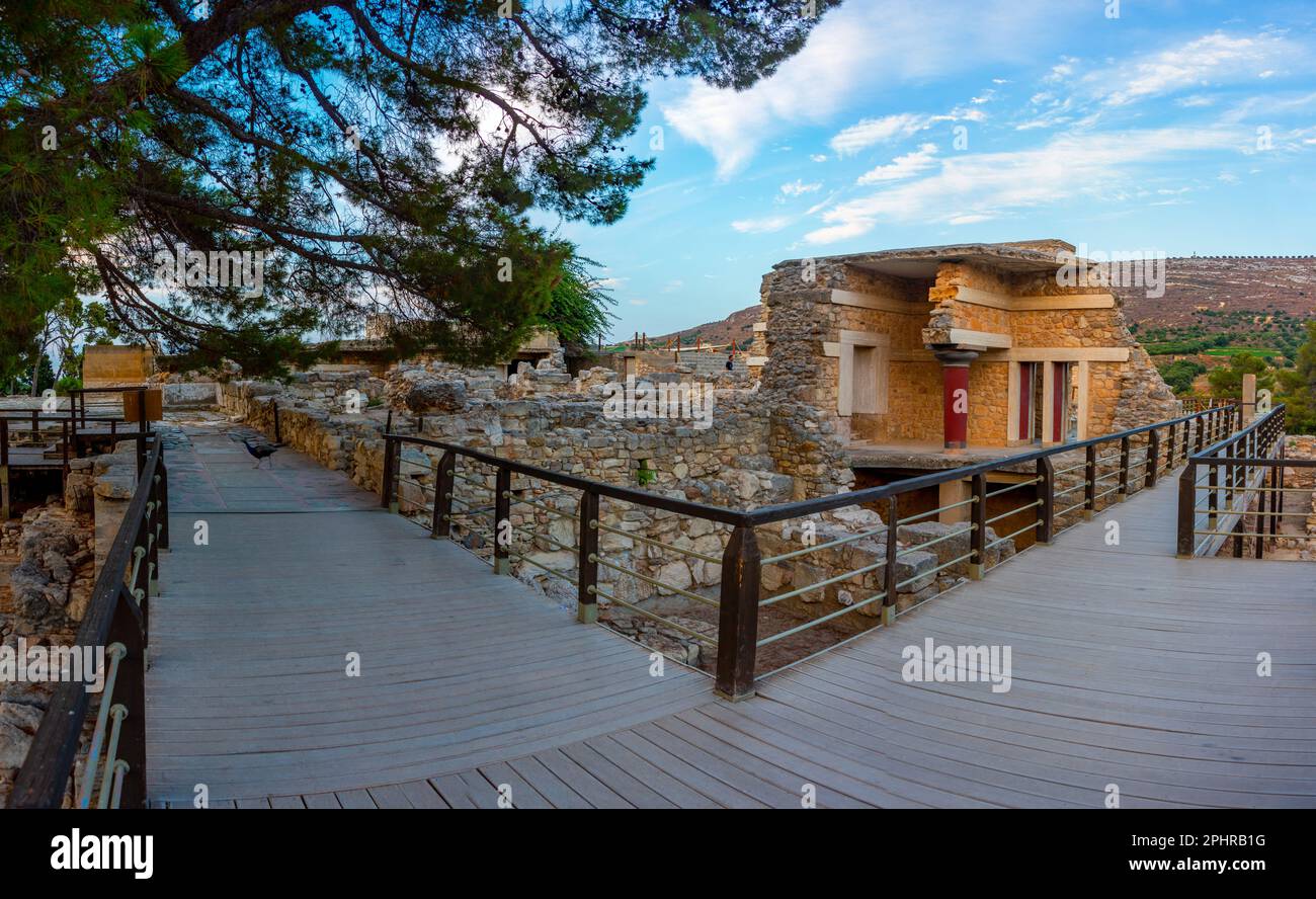 Procession fresco at ruins of Knossos palace in Crete, Greece Stock ...