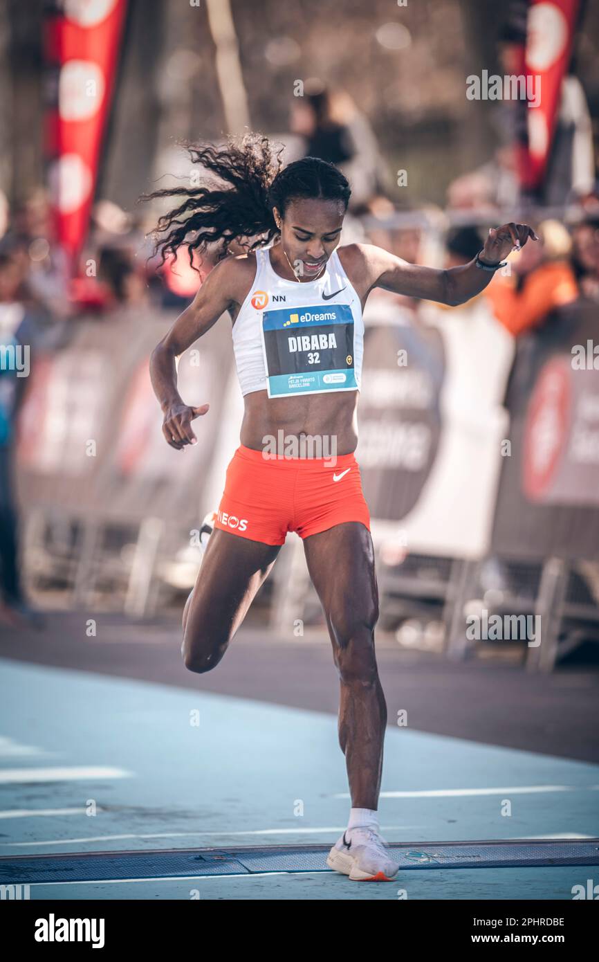 Genzebe dibaba nike hi-res stock photography and images - Alamy