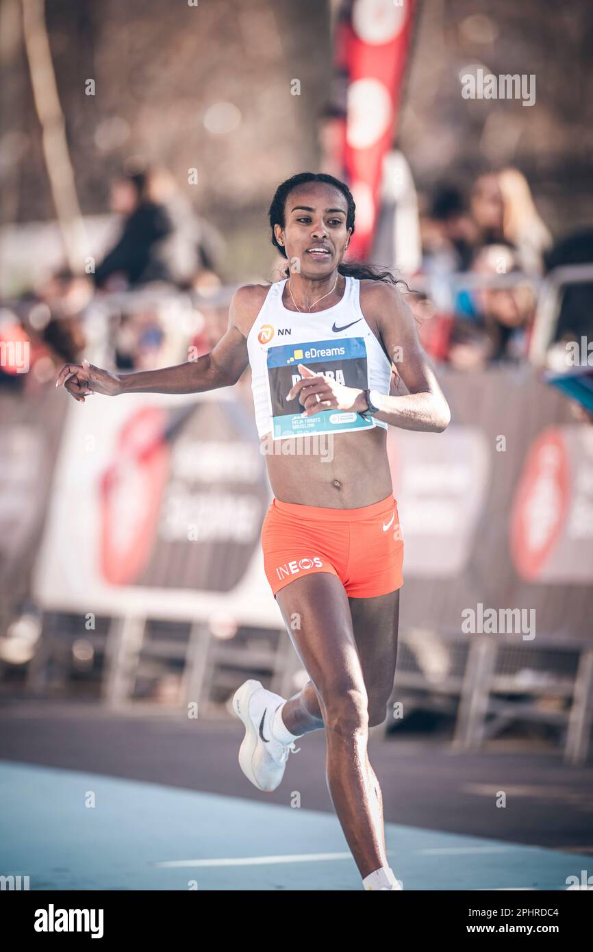 Genzebe Dibaba in the 2023 Barcelona Half Marathon Stock Photo - Alamy