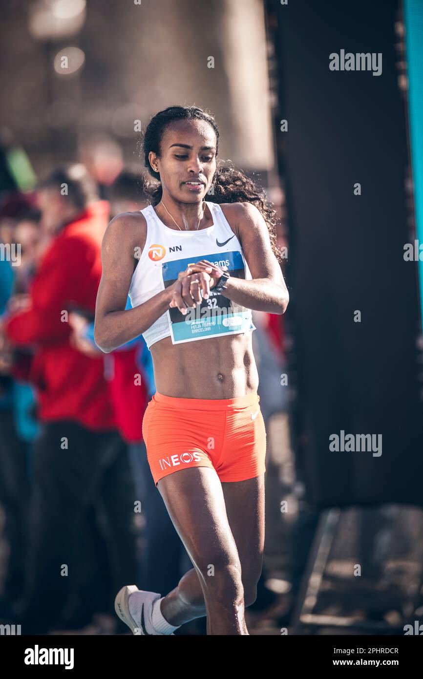 Genzebe Dibaba in the 2023 Barcelona Half Marathon Stock Photo - Alamy