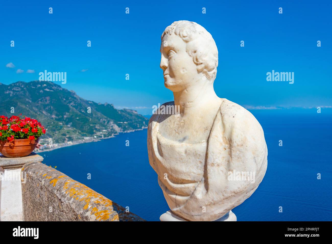 Terrazza dell'Infinito at Villa Cimbrone in the Italian town Ravello ...