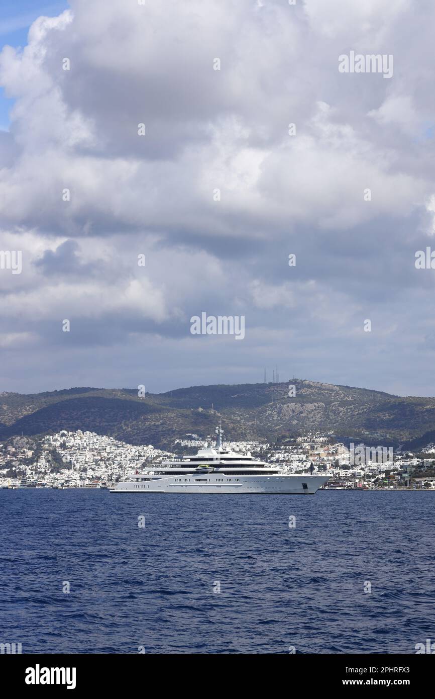 The giant superyacht eclipse hi-res stock photography and images - Alamy