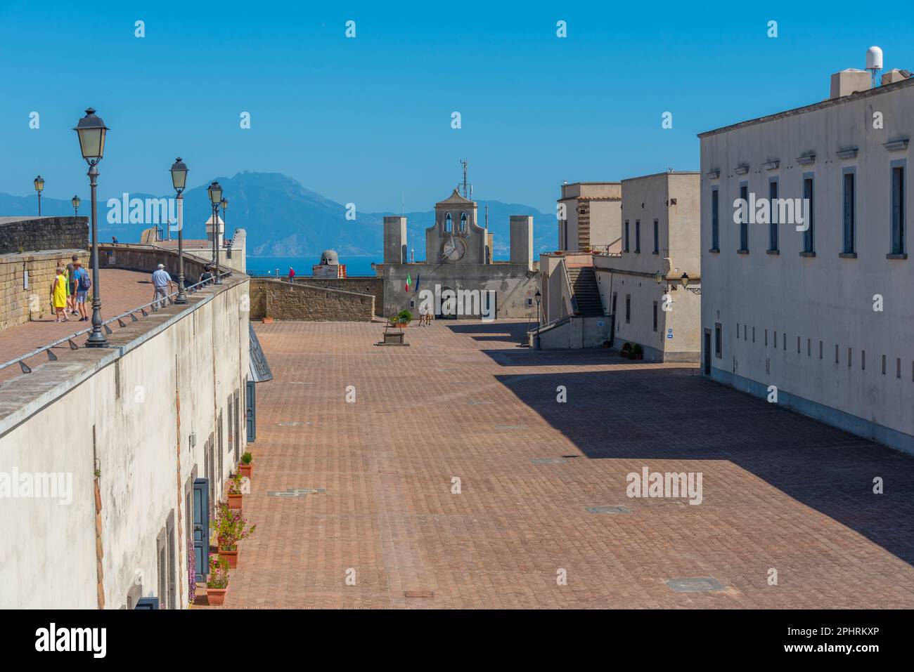 Sunny day historic naples courtyard hi-res stock photography and images ...