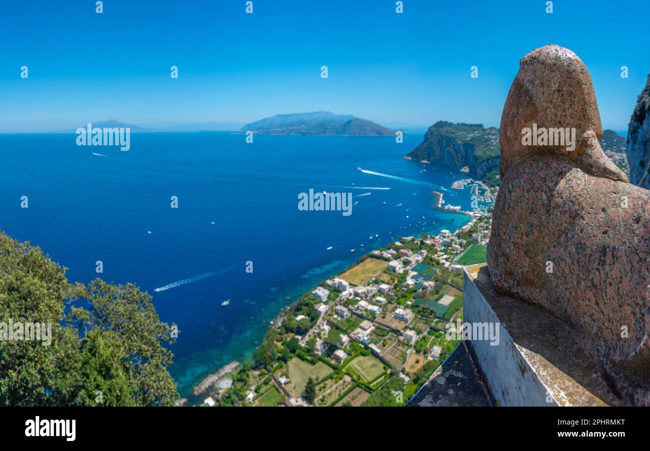 Statue overlooking capri island hi-res stock photography and images - Alamy
