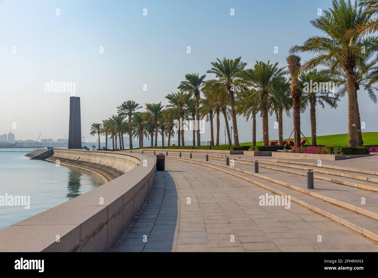 Seaside park with promenade in Doha, Qatar Stock Photo - Alamy