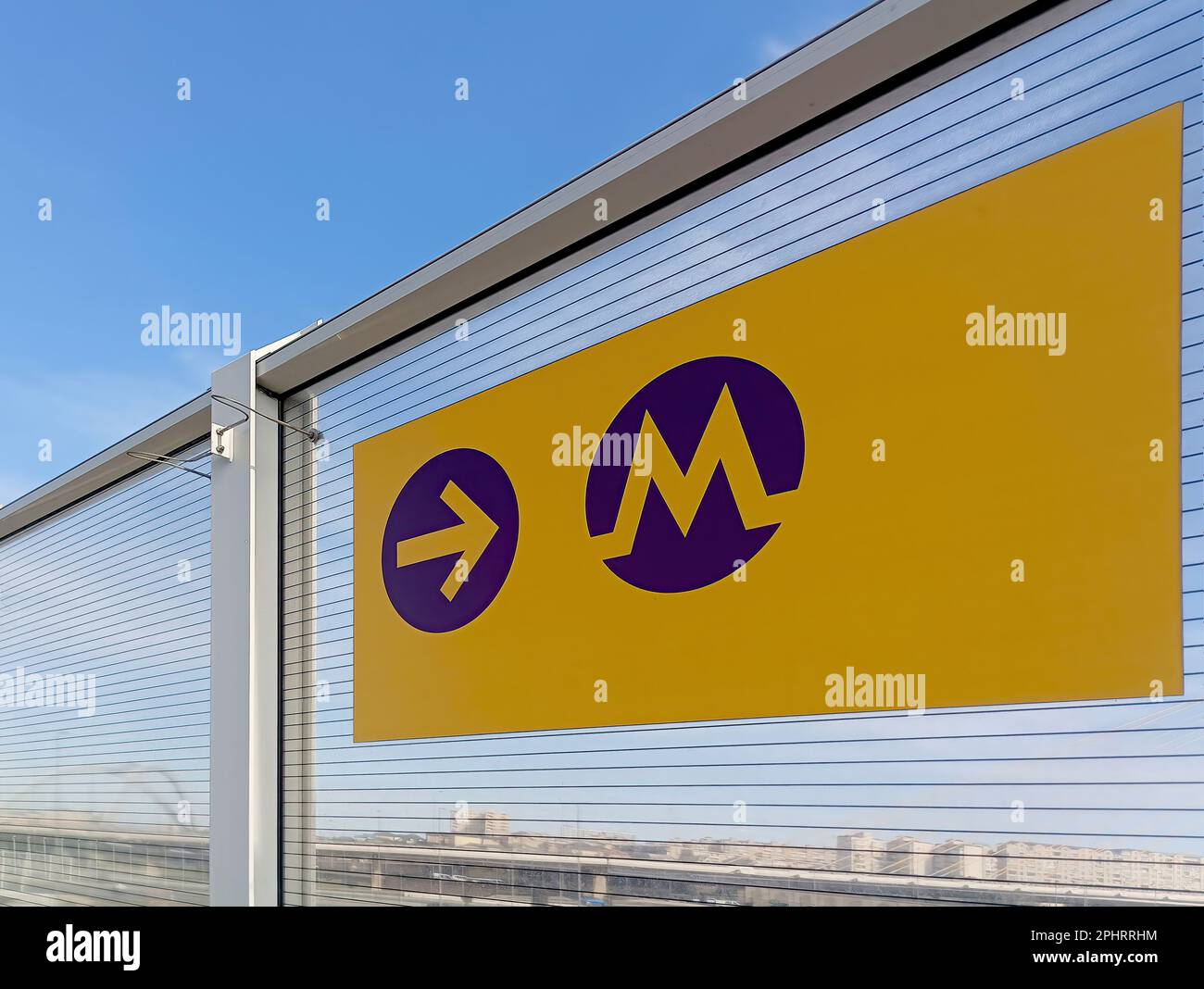 Bright traffic sign to the metro station Stock Photo - Alamy