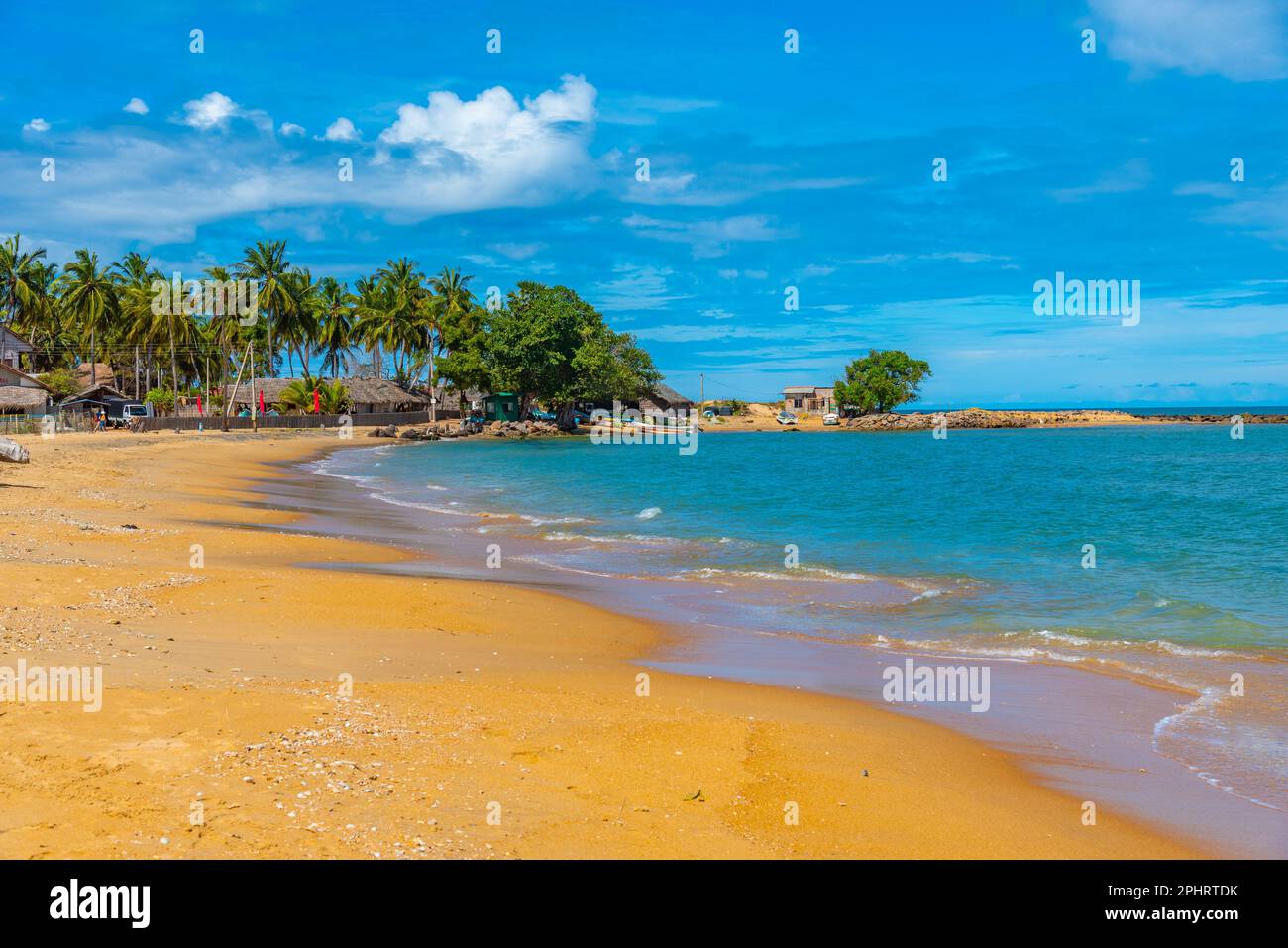 Kitesurfing sri lanka hi-res stock photography and images - Alamy