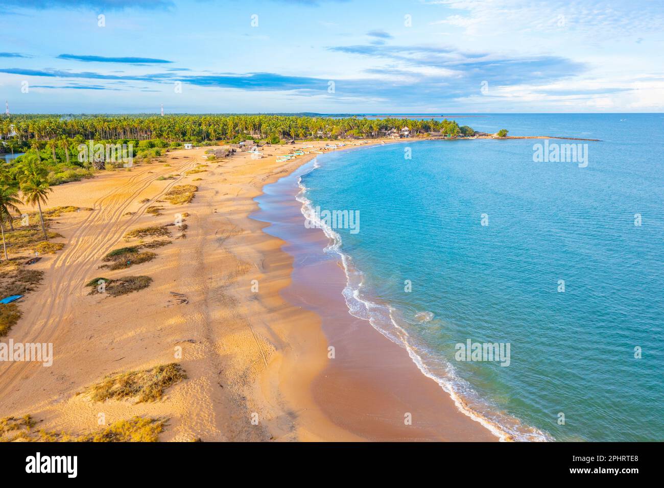 Kitesurfing sri lanka hi-res stock photography and images - Alamy