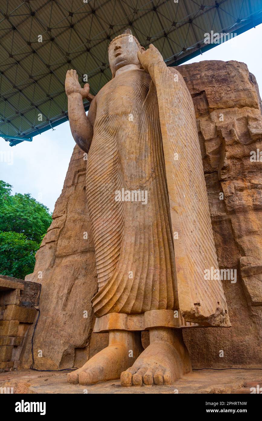 Aukana temple avukana sri lanka hi-res stock photography and images - Alamy