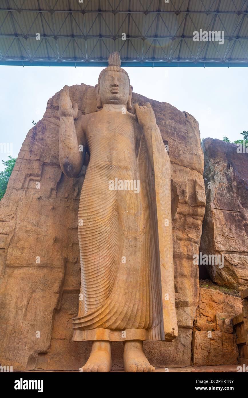 Aukana buddha statue in Sri Lanka Stock Photo - Alamy