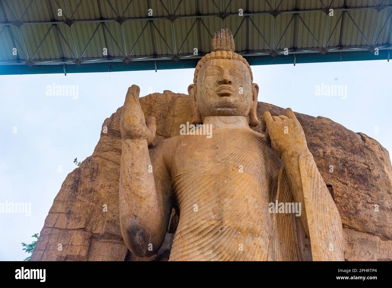 Aukana buddha statue in Sri Lanka Stock Photo - Alamy