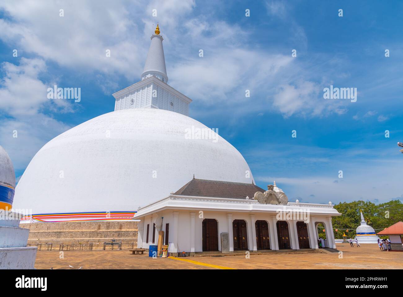 Ruwanweli Maha Seya stupa built in Anuradhapura, Sri Lanka Stock Photo - Alamy
