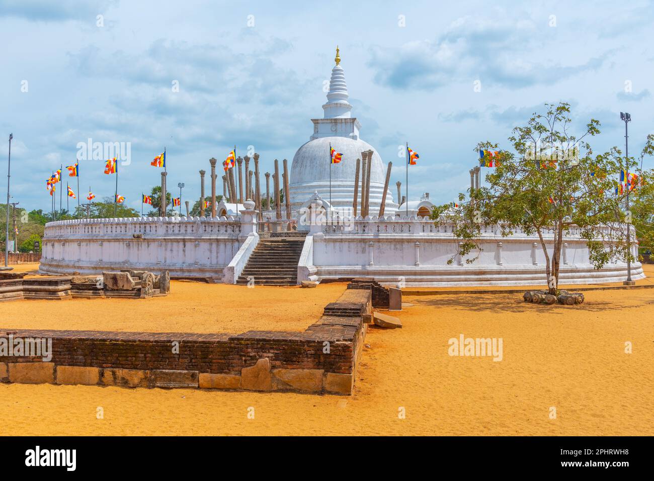 Thuparamaya dagaba hi-res stock photography and images - Alamy