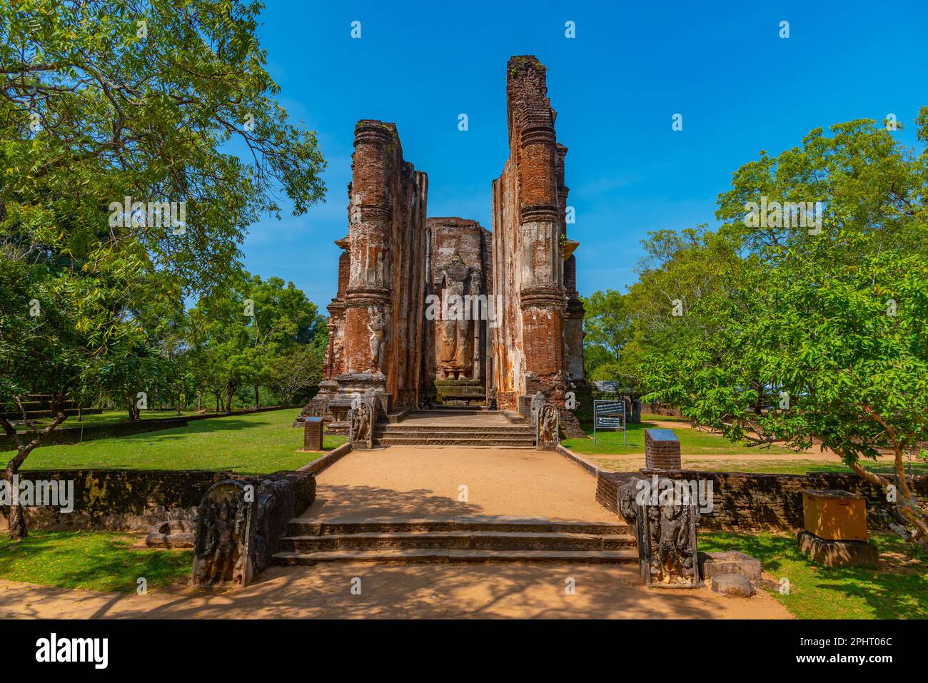 Lankatilaka vihara temple hi-res stock photography and images - Alamy