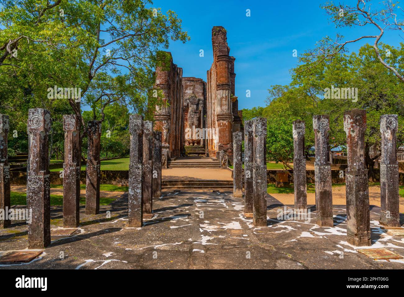 Lankatilaka viharaya hi-res stock photography and images - Alamy