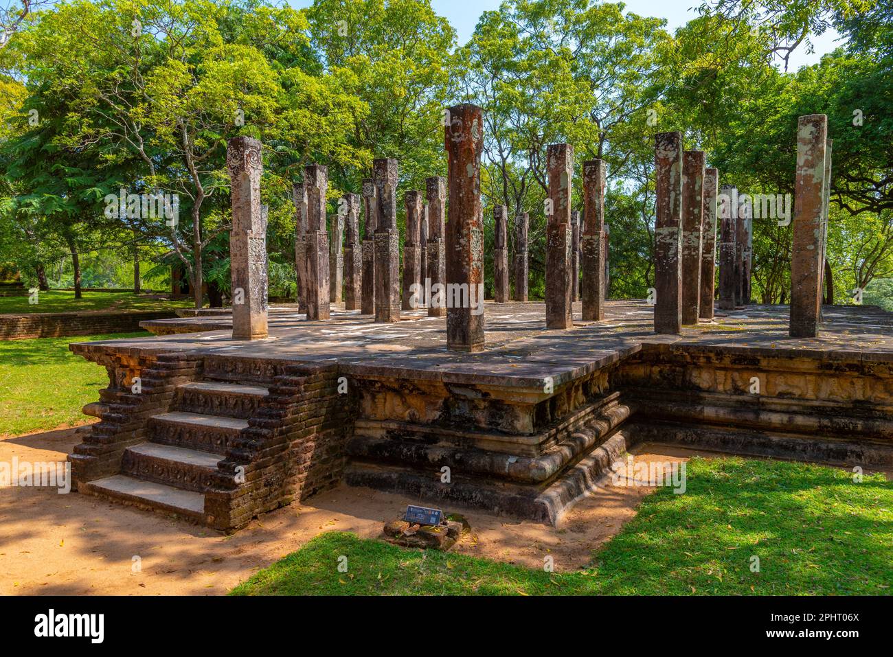 Hevisi Mandapaya at Polonnaruwa ruins at Sri Lanka Stock Photo - Alamy