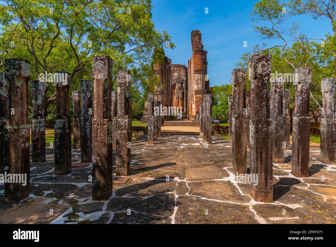 Hevisi Mandapaya at Polonnaruwa ruins at Sri Lanka Stock Photo - Alamy