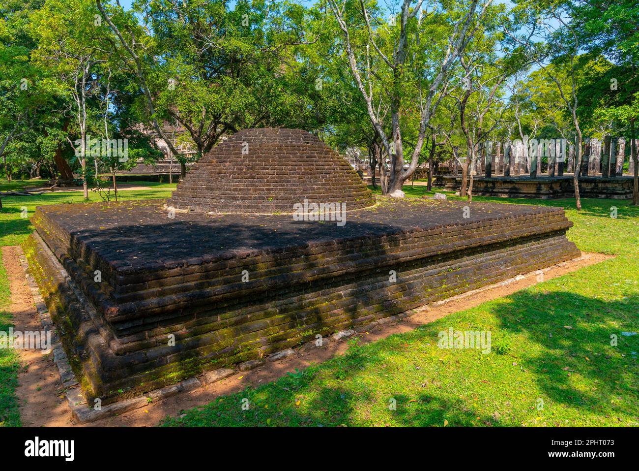 Burial stupa at Polonnaruwa ruins at Sri Lanka Stock Photo - Alamy
