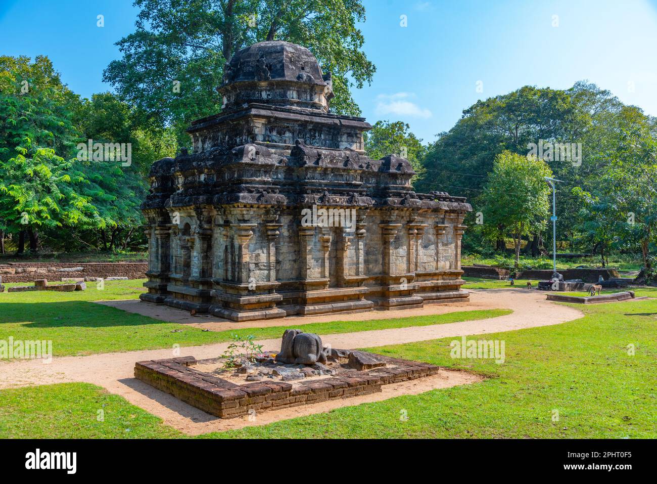 Shiva Devale at polonnaruwa in Sri Lanka Stock Photo - Alamy
