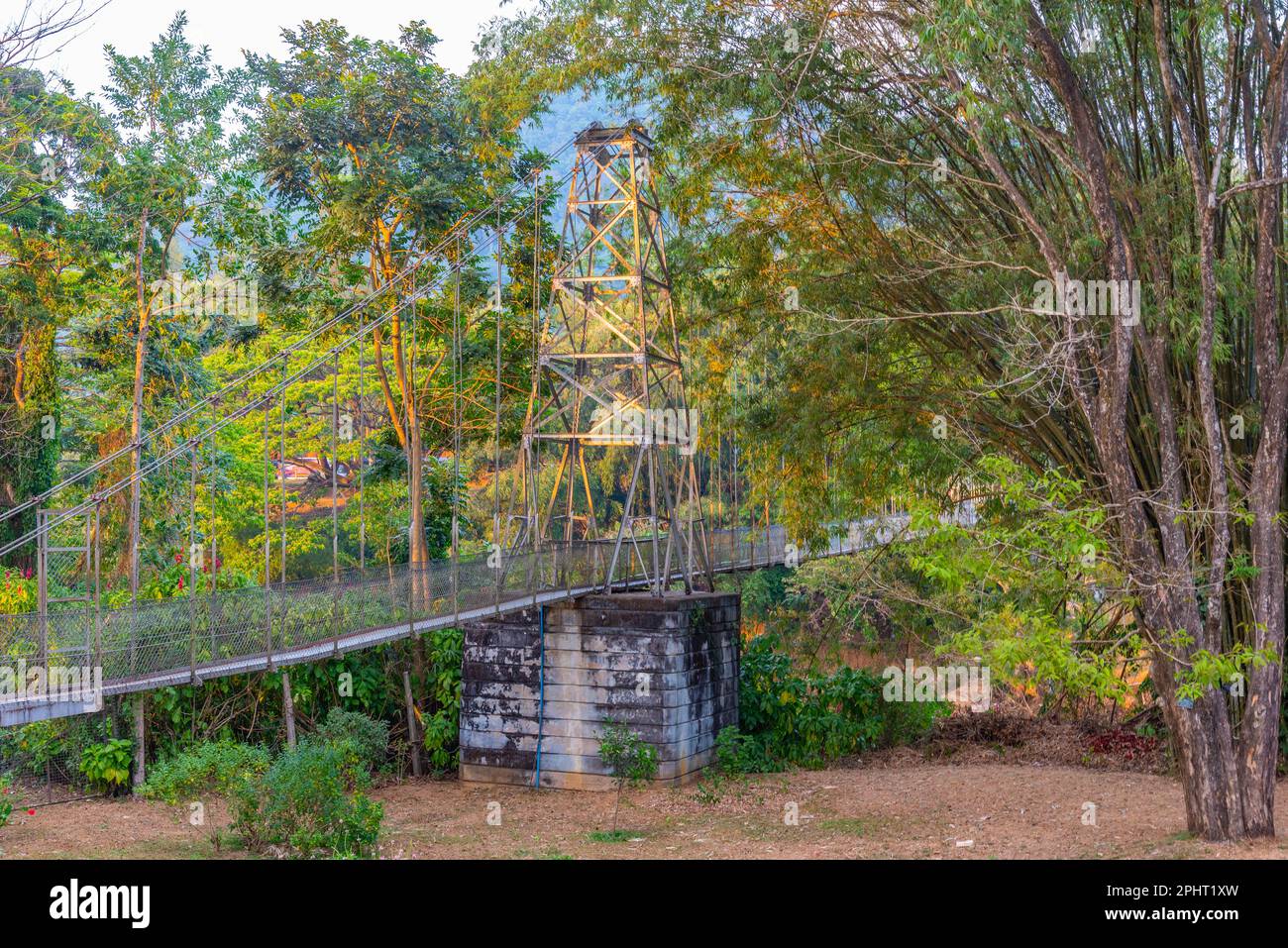Peradeniya bridge hi-res stock photography and images - Alamy