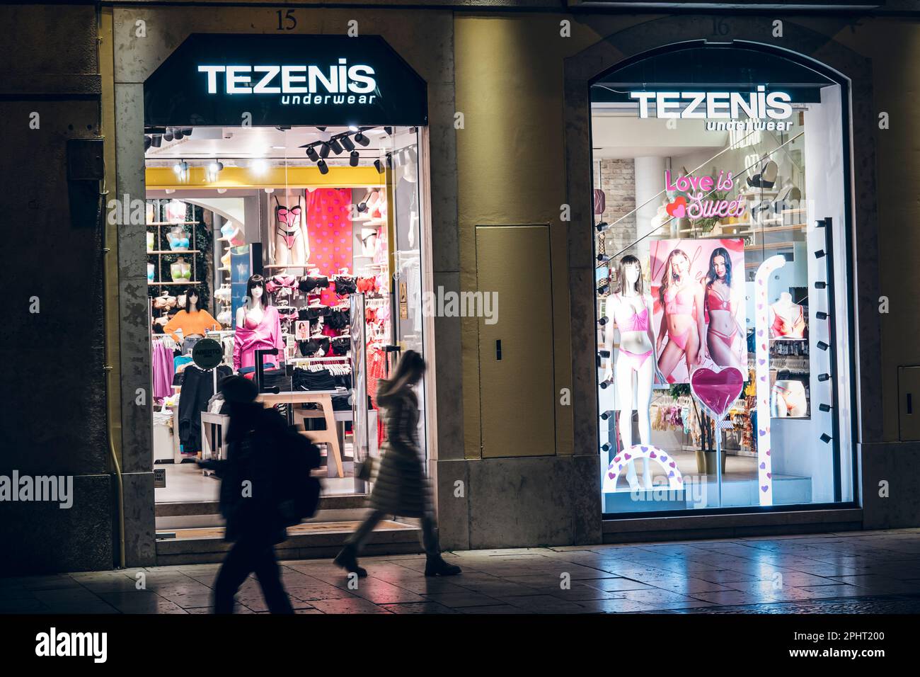 Tezenis hi-res stock photography and images - Alamy