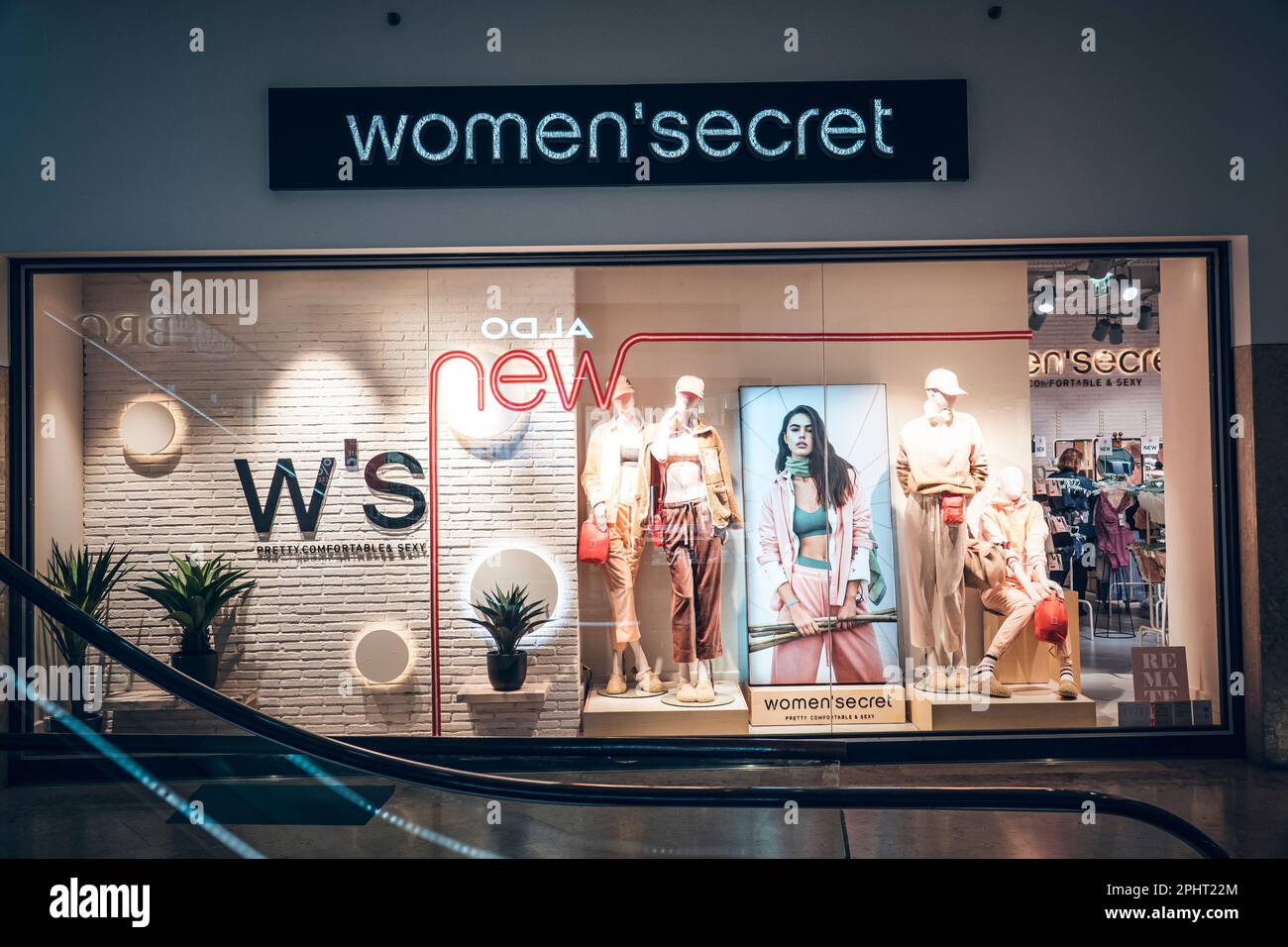 Women'secret hi-res stock photography and images - Alamy