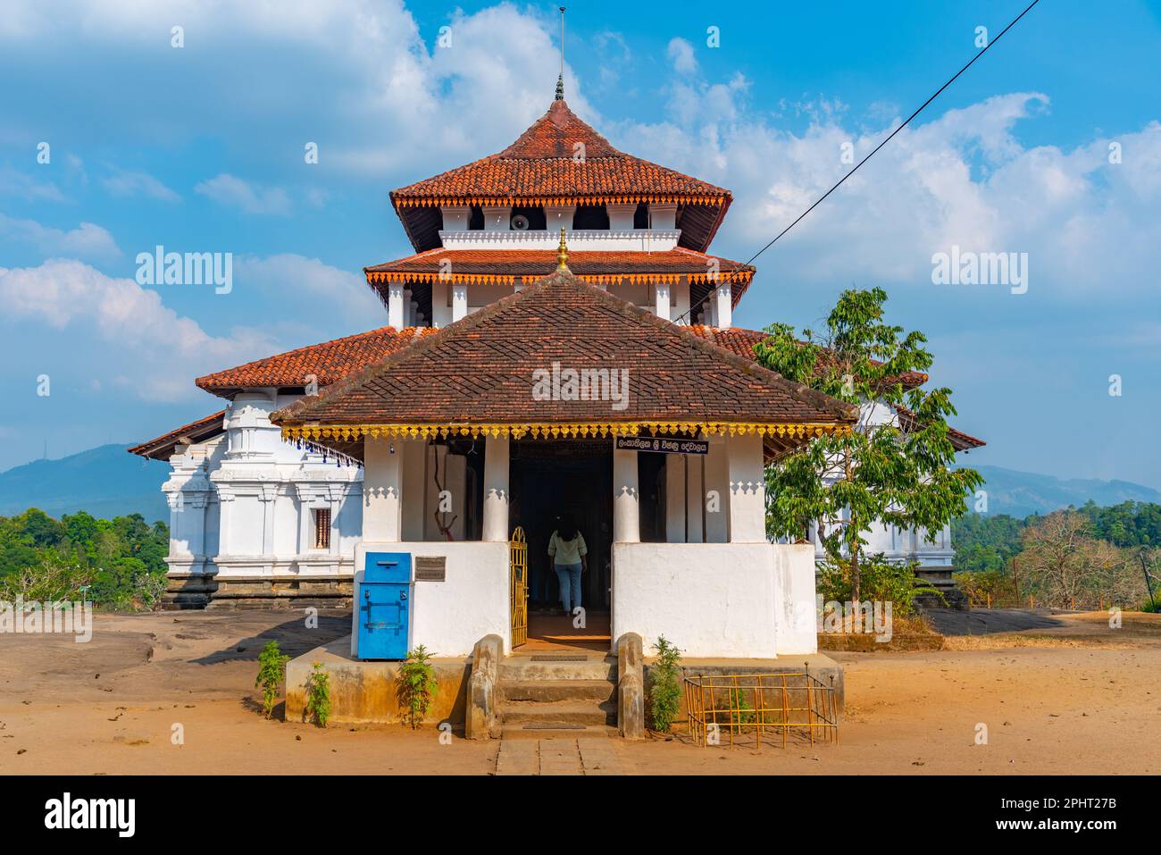 Lankathilake temple near Kandy, Sri Lanka Stock Photo - Alamy