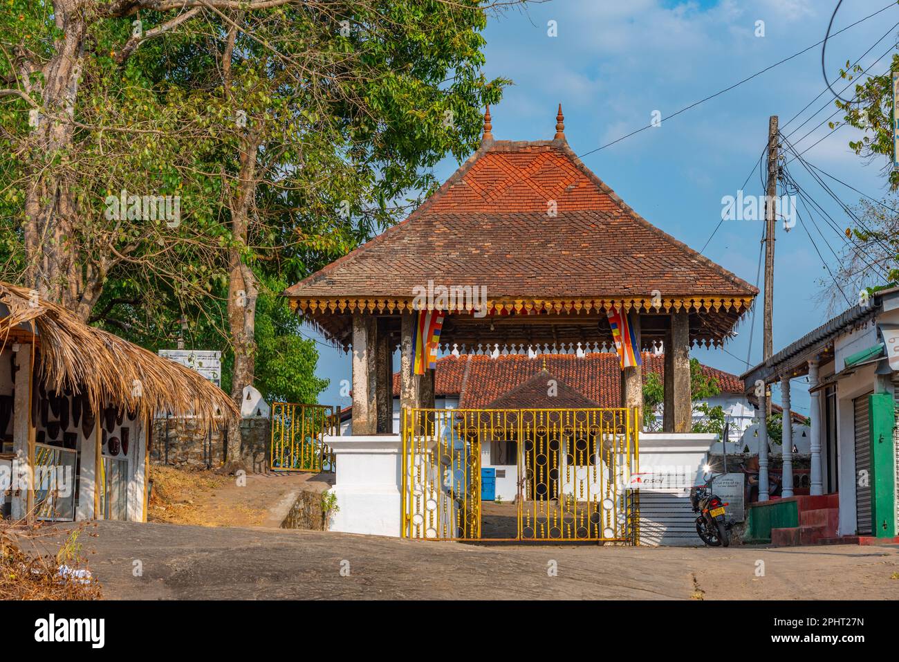 Lankathilake temple hi-res stock photography and images - Alamy