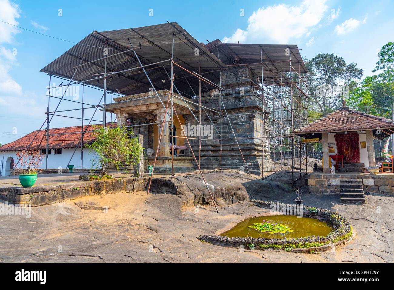 Ancient shrine buddha gadaladeniya temple hi-res stock photography and ...
