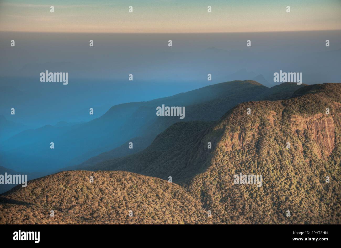 Sunrise view over Sri Lanka from Adam's peak Stock Photo - Alamy