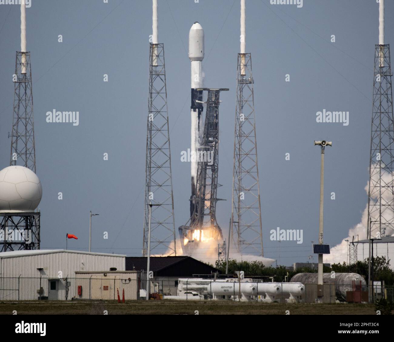 Starlink satellit hi-res stock photography and images - Alamy